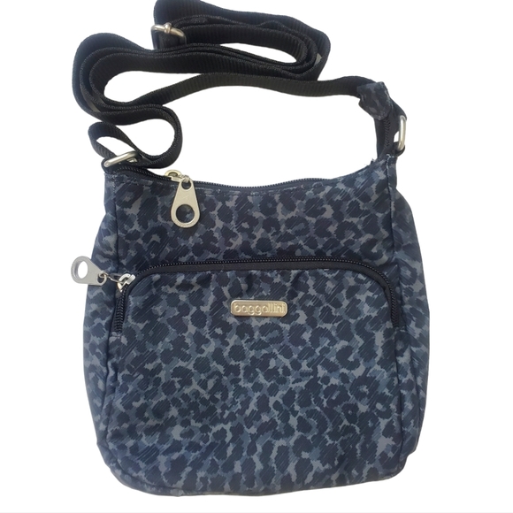 Baggallini | Bags | Baggallini Joey Bagg Crossbody Sling Bag Wgray ...